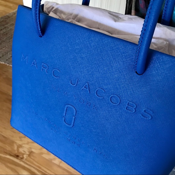 Marc Jacobs | Bags | 275 Marc Jacobs Logo Embossed Carryall Tote | Poshmark